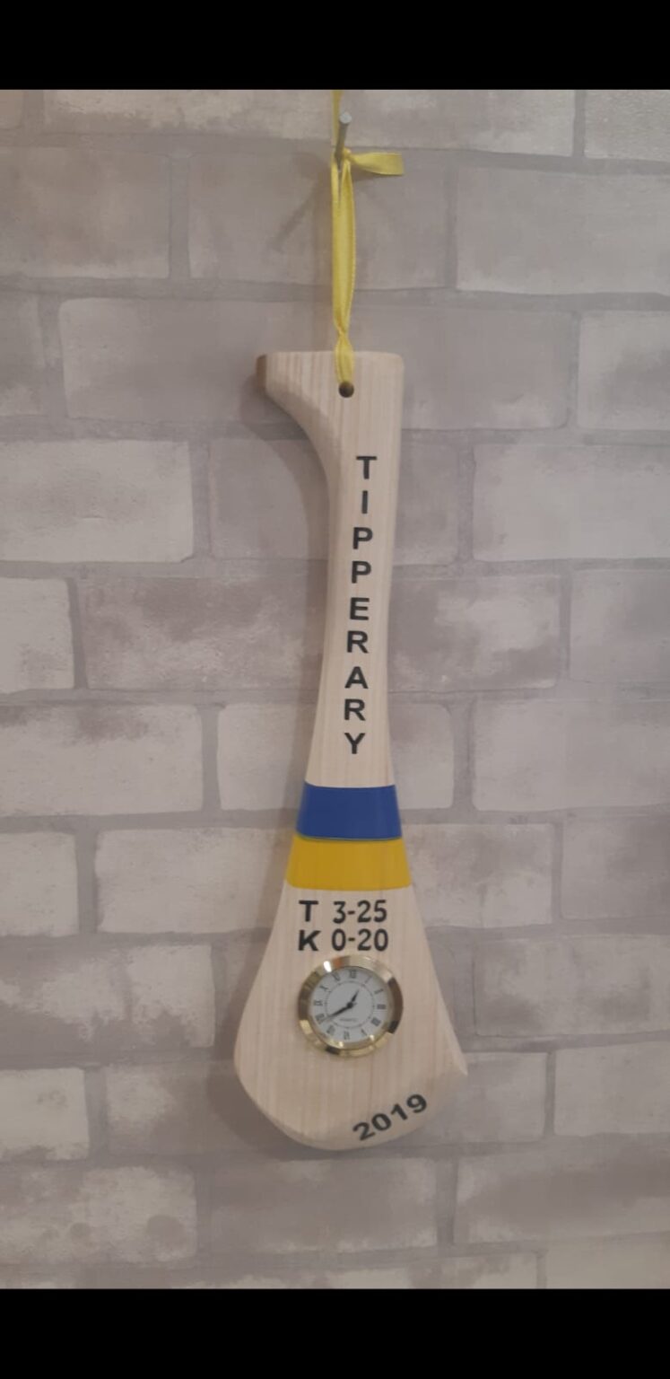 Personalised Hurling GiftsTipperary small clock